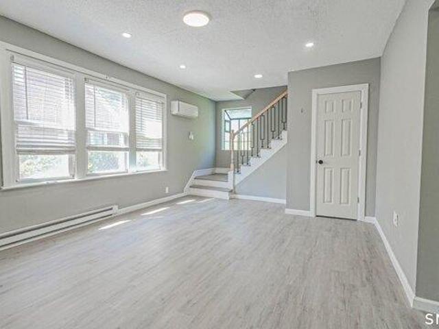 house with 3 bedroom, Waterbury CT ES104848824
