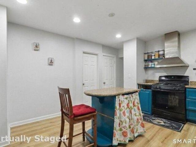 house with 3 bedroom, Waterbury CT ES104850637