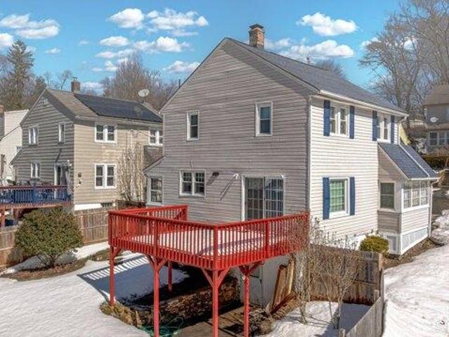 house with 3 bedroom, Waterbury CT ES104869832