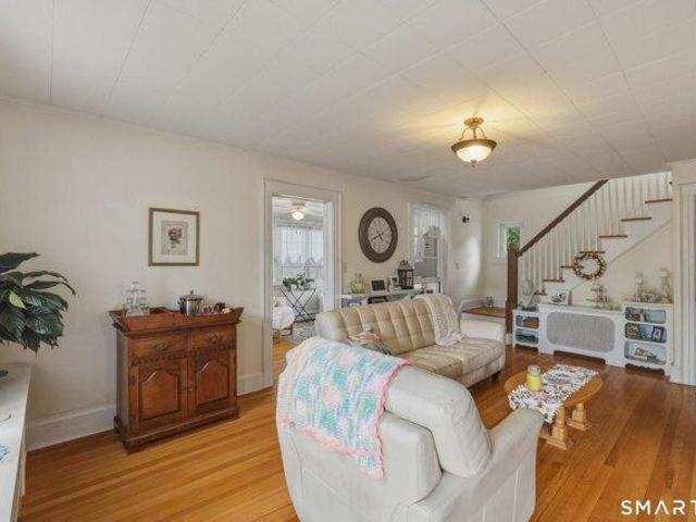 house with 3 bedroom, Waterbury CT ES104904513