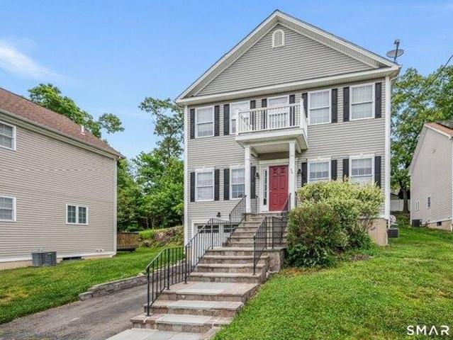 house with 3 bedroom, Waterbury CT ES104905795