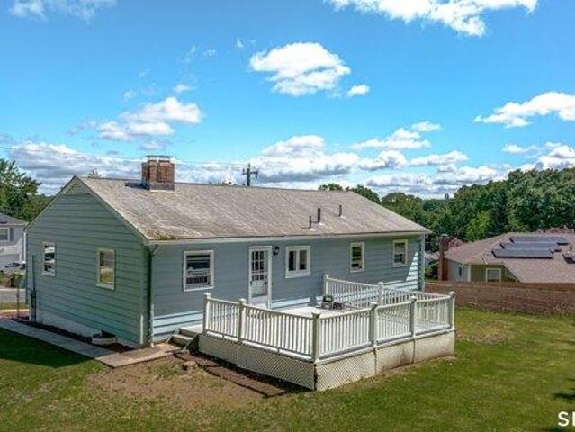house with 3 bedroom, Waterbury CT ES104907707