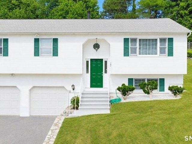 house with 3 bedroom, Waterbury CT ES104921640