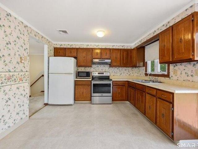 house with 3 bedroom, Waterbury CT ES104152182