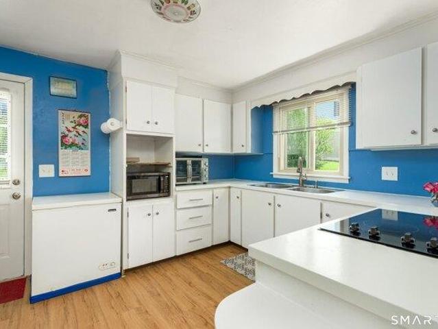 house with 3 bedroom, Waterbury CT ES104234415