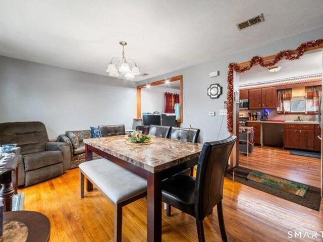 house with 3 bedroom, Waterbury CT ES104237083