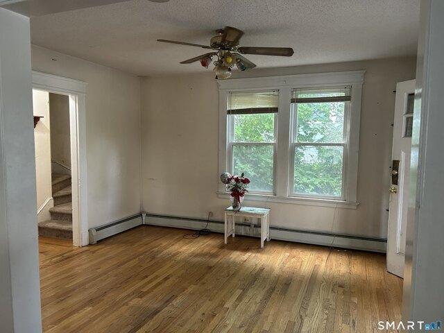 house with 3 bedroom, Waterbury CT ES105423073