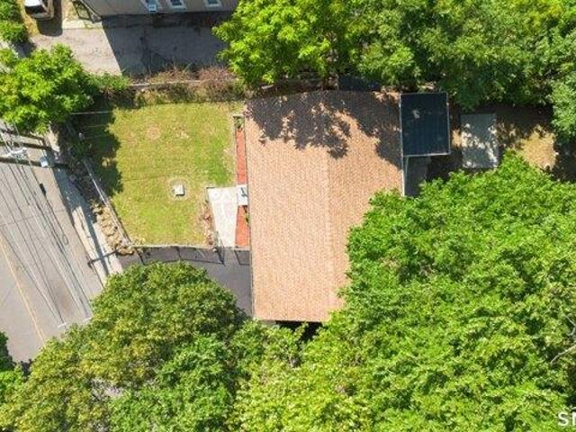 house with 3 bedroom, Waterbury CT ES105122834