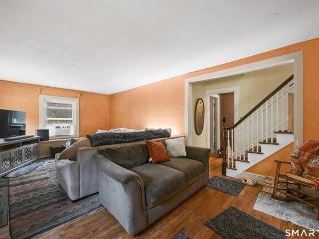 house with 3 bedroom, Waterbury CT ES105141102