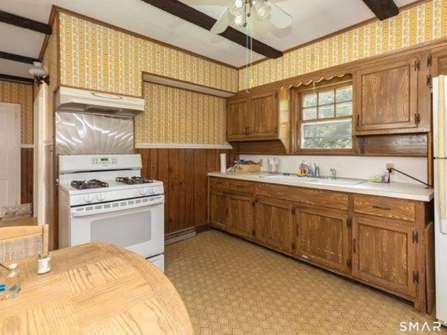 house with 3 bedroom, Waterbury CT ES105143656