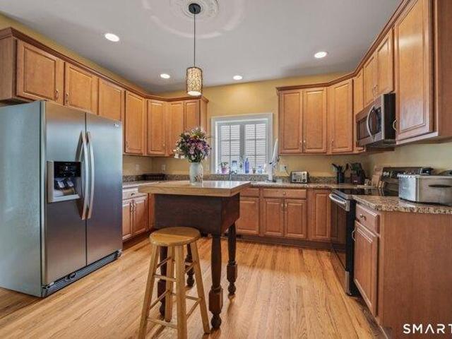 house with 3 bedroom, Waterbury CT ES105156535