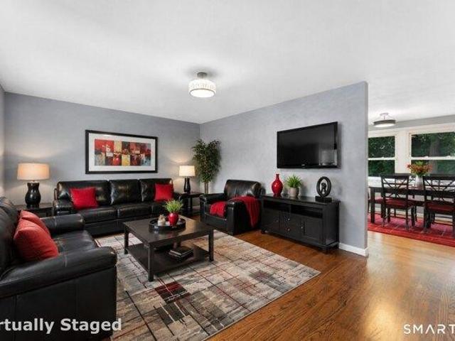 house with 3 bedroom, Waterbury CT ES105174402