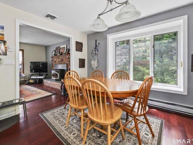 house with 3 bedroom, Waterbury CT ES105192684