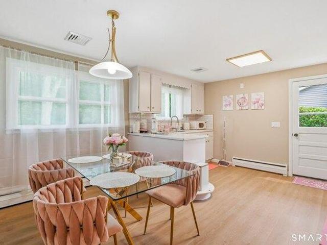 house with 3 bedroom, Waterbury CT ES105204089