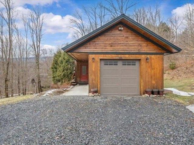 house with 3 bedroom, Waterbury VT DLS102478163