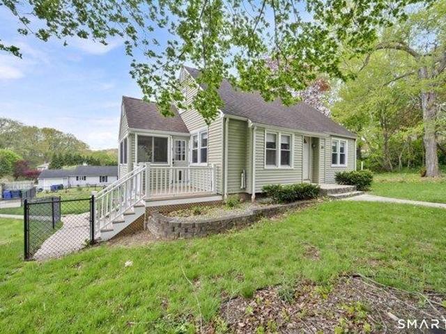 house with 3 bedroom, Waterford CT DLS102723801