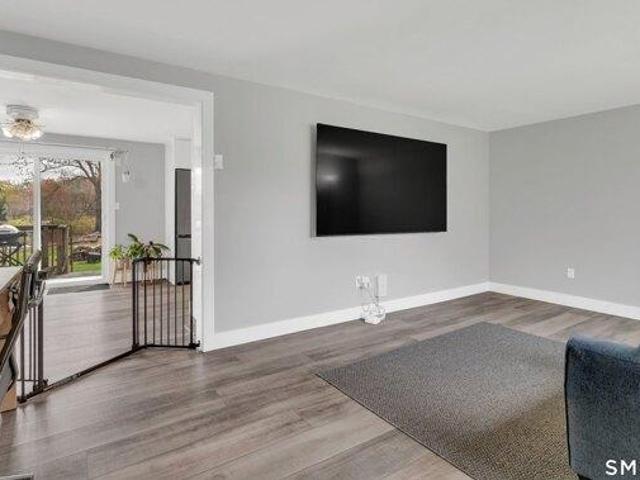 house with 3 bedroom, Waterford CT DS101801678
