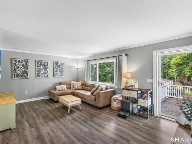house with 3 bedroom, Waterford CT ES104571625