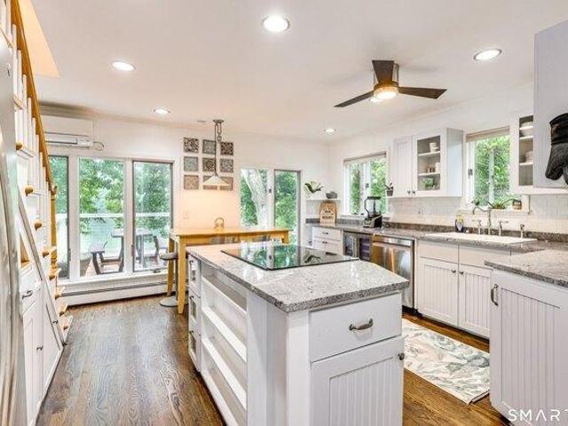 house with 3 bedroom, Waterford CT ES104921659