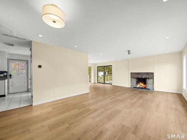 house with 3 bedroom, Waterford CT ES104188015