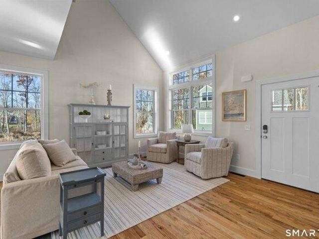house with 3 bedroom, Waterford CT ES104297606