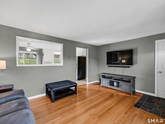 house with 3 bedroom, Watertown CT ES104848651