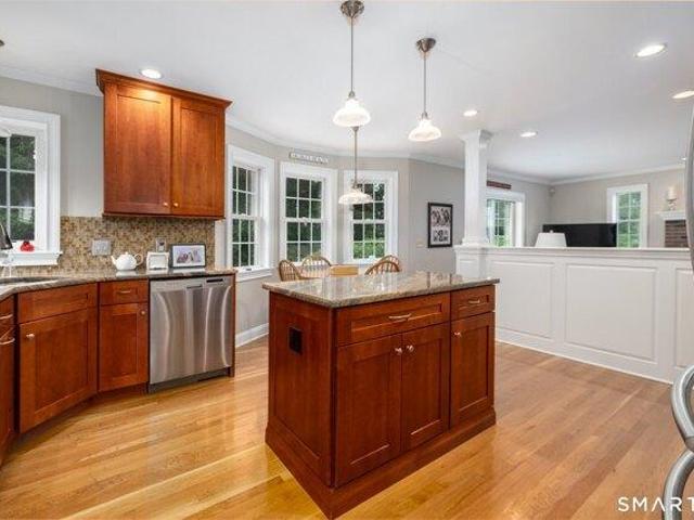 house with 3 bedroom, Watertown CT ES105113575