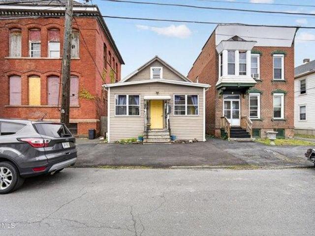 house with 3 bedroom, Watervliet NY DS103620495