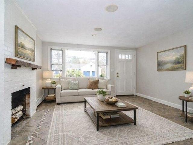 house with 3 bedroom, Wayland MA DLS102562682