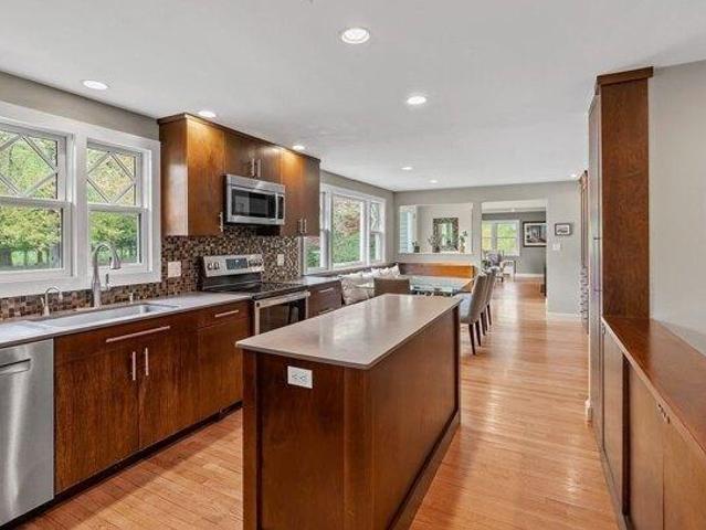 house with 3 bedroom, Wayland MA DLS102591638