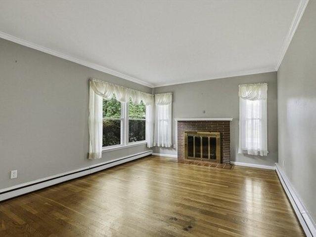 house with 3 bedroom, Wayland MA ES105106673