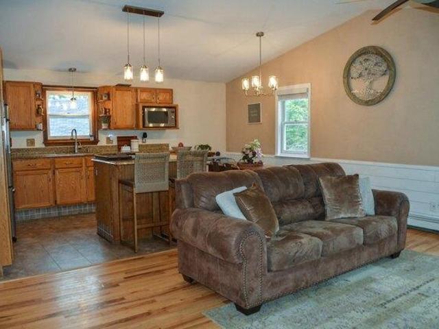 house with 3 bedroom, Wayne ME ES104515366