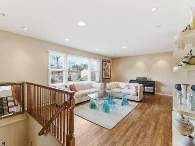 house with 3 bedroom, Wayne NJ DLS101799070