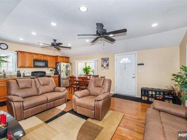house with 3 bedroom, Wayne NJ DS89063191