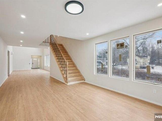 house with 3 bedroom, Wayne NJ ES104570638