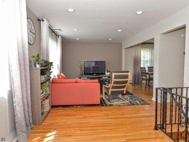 house with 3 bedroom, Wayne NJ ES104850869