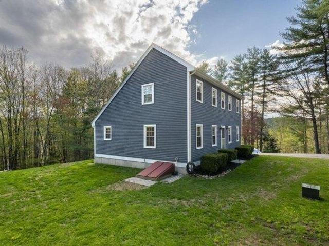 house with 3 bedroom, Weare NH DLS102476372