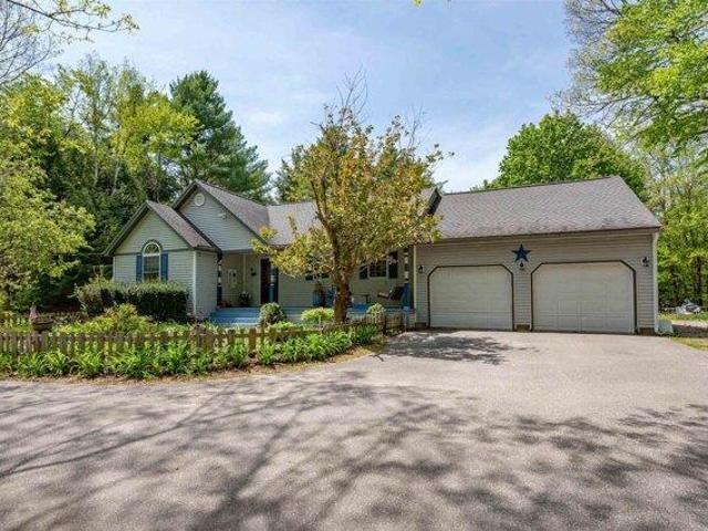 house with 3 bedroom, Weare NH DS102634748