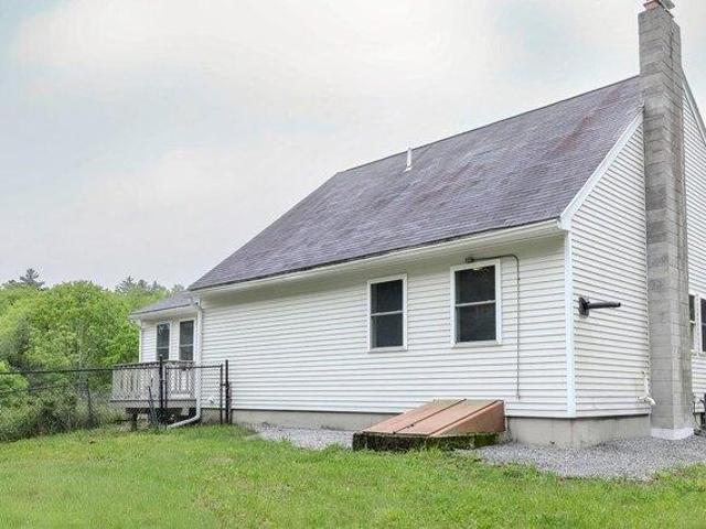 house with 3 bedroom, Weare NH ES103251204