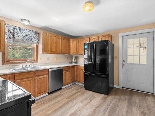 house with 3 bedroom, Weare NH ES103221089