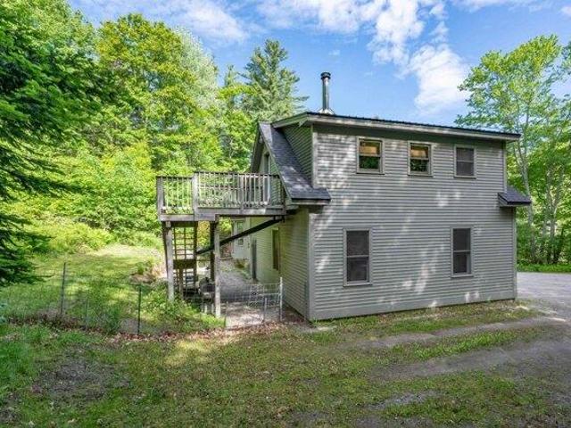 house with 3 bedroom, Weare NH ES103886514