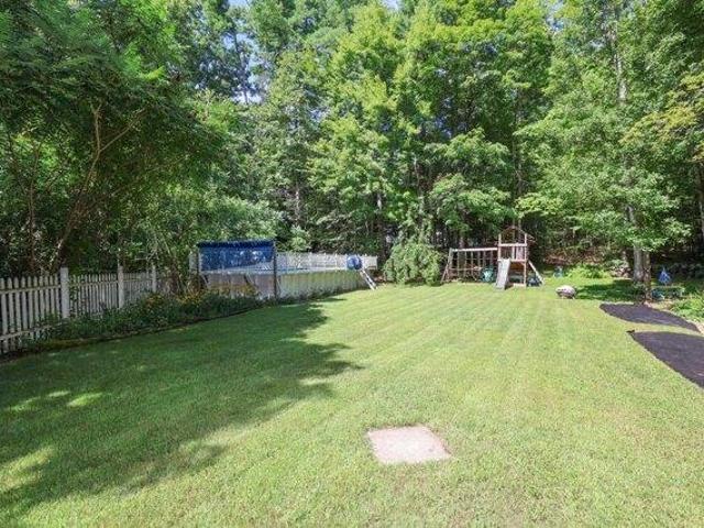 house with 3 bedroom, Weare NH ES105233300