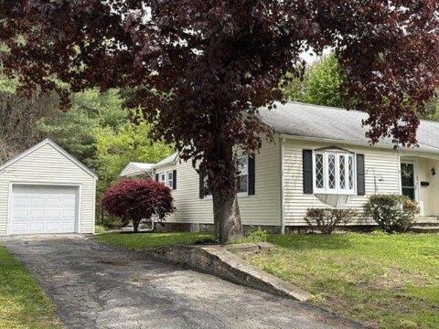 house with 3 bedroom, Webster MA DLS103020455