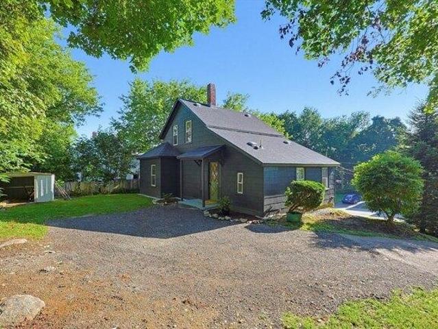 house with 3 bedroom, Webster MA ES104191767