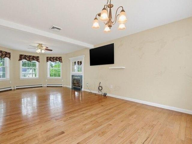 house with 3 bedroom, Webster MA ES105108837