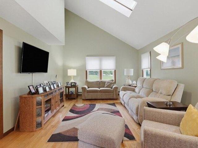 house with 3 bedroom, Webster MA ES105176124