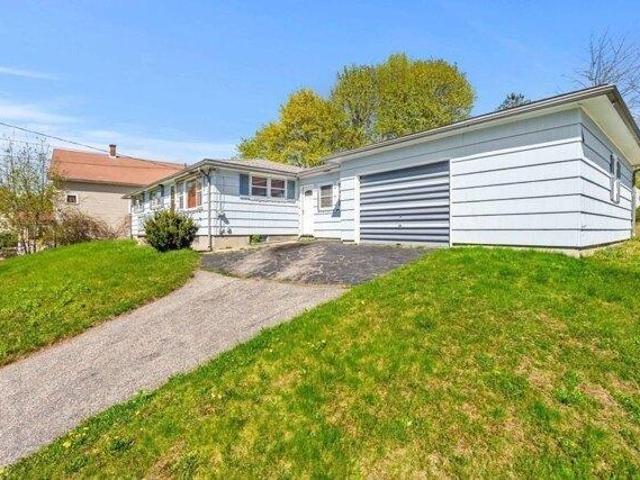 house with 3 bedroom, Webster MA ES103809830