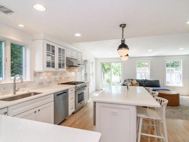 house with 3 bedroom, Wellesley MA DS103886717