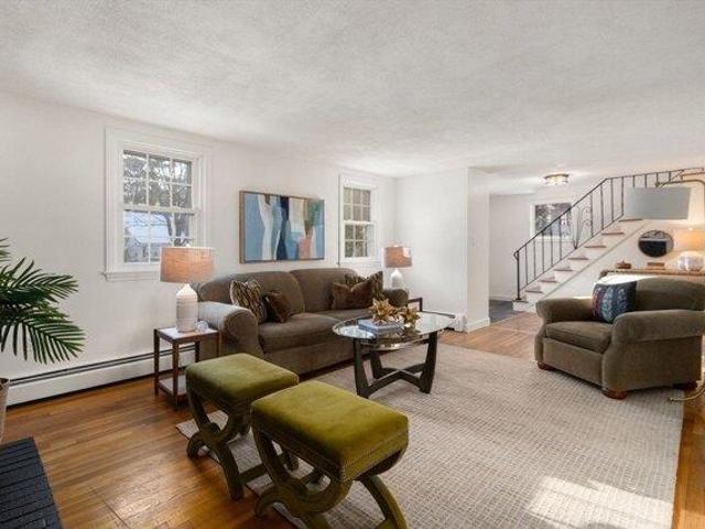 house with 3 bedroom, Wellesley MA ES104571576