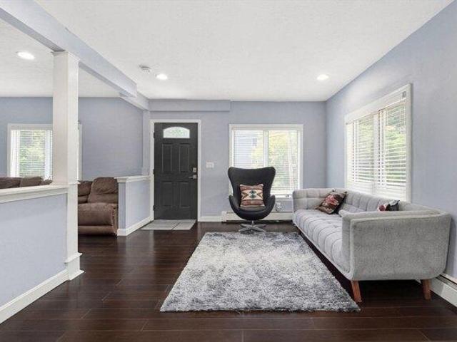 house with 3 bedroom, Wellesley MA ES104008005